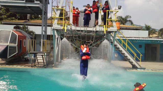 Pelatihan Basic Sea Survival - ISC Safety School